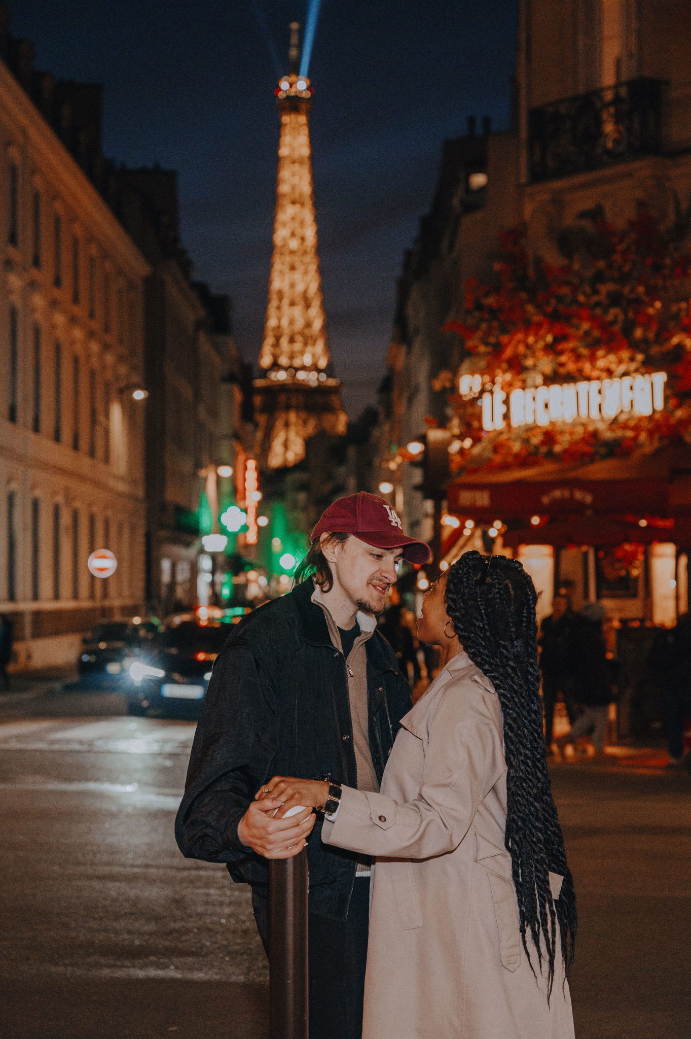 Couples photographer in Paris: romantic love story photo shoots ...