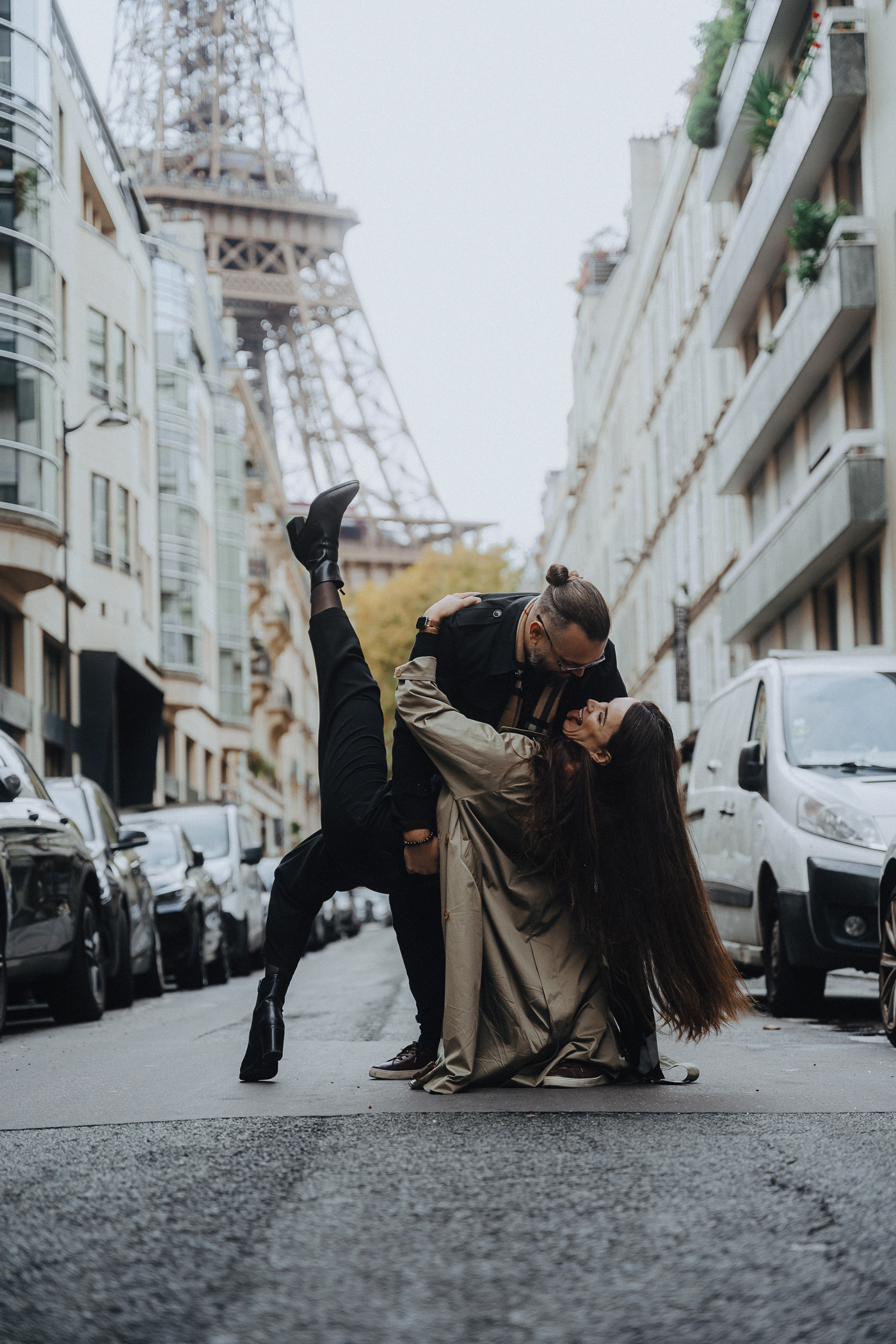 Couples photographer in Paris: romantic love story photo shoots ...
